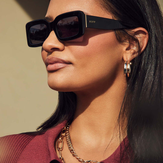 Indy Rectangle Sunglasses | Black & Grey | DIFF Eyewear